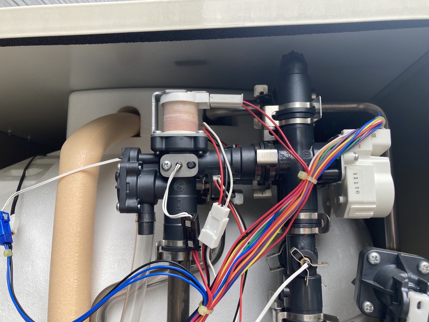 【長府エラーE65・F65】お湯が出ない＆たまらないエコキュートの混合弁異常と対処法 | 坂口ボイラーサービス有限会社